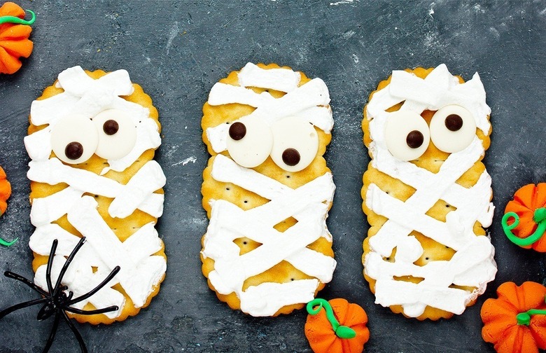 10 Delightfully Creepy, Gruesome Halloween Party Foods