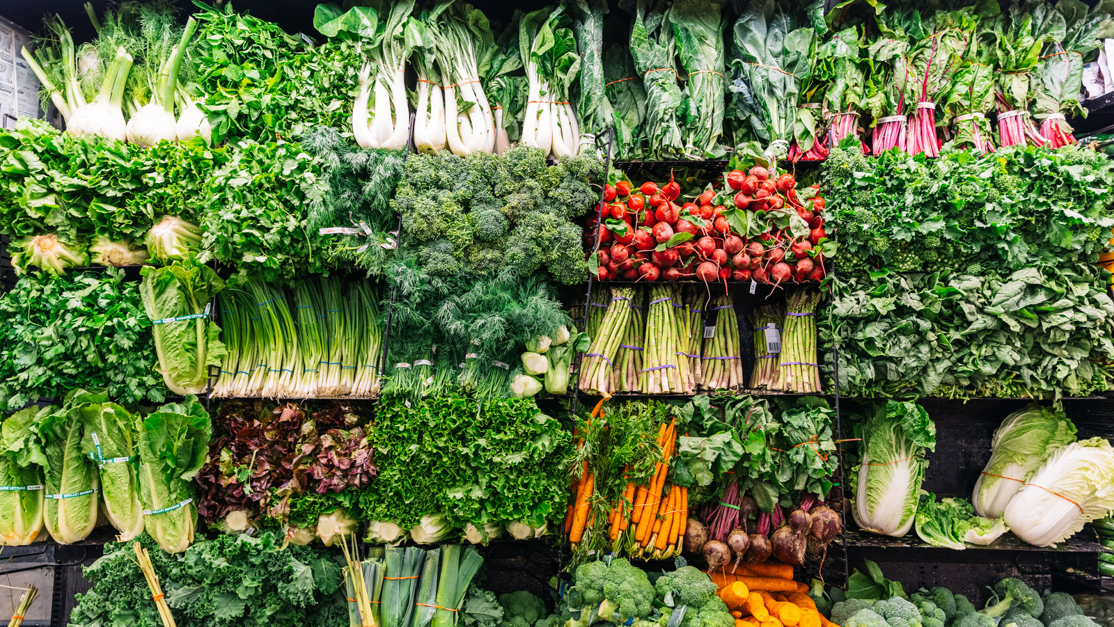 Don't Ignore These Red Flags In The Grocery Store's Produce Department