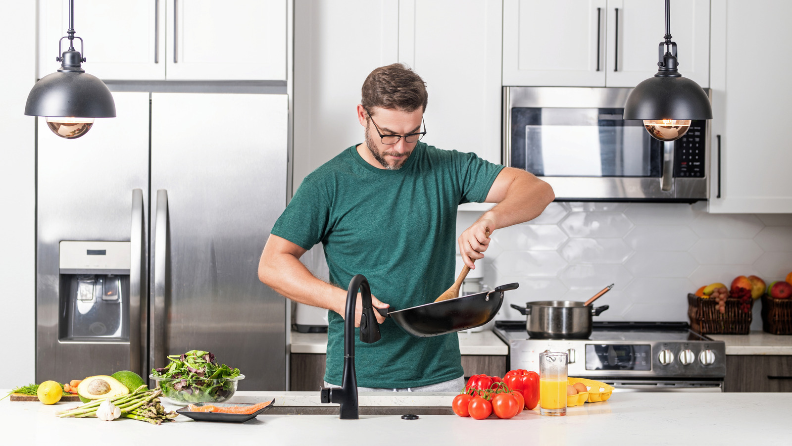 Mistakes Everyone Makes Cooking In A Pan
