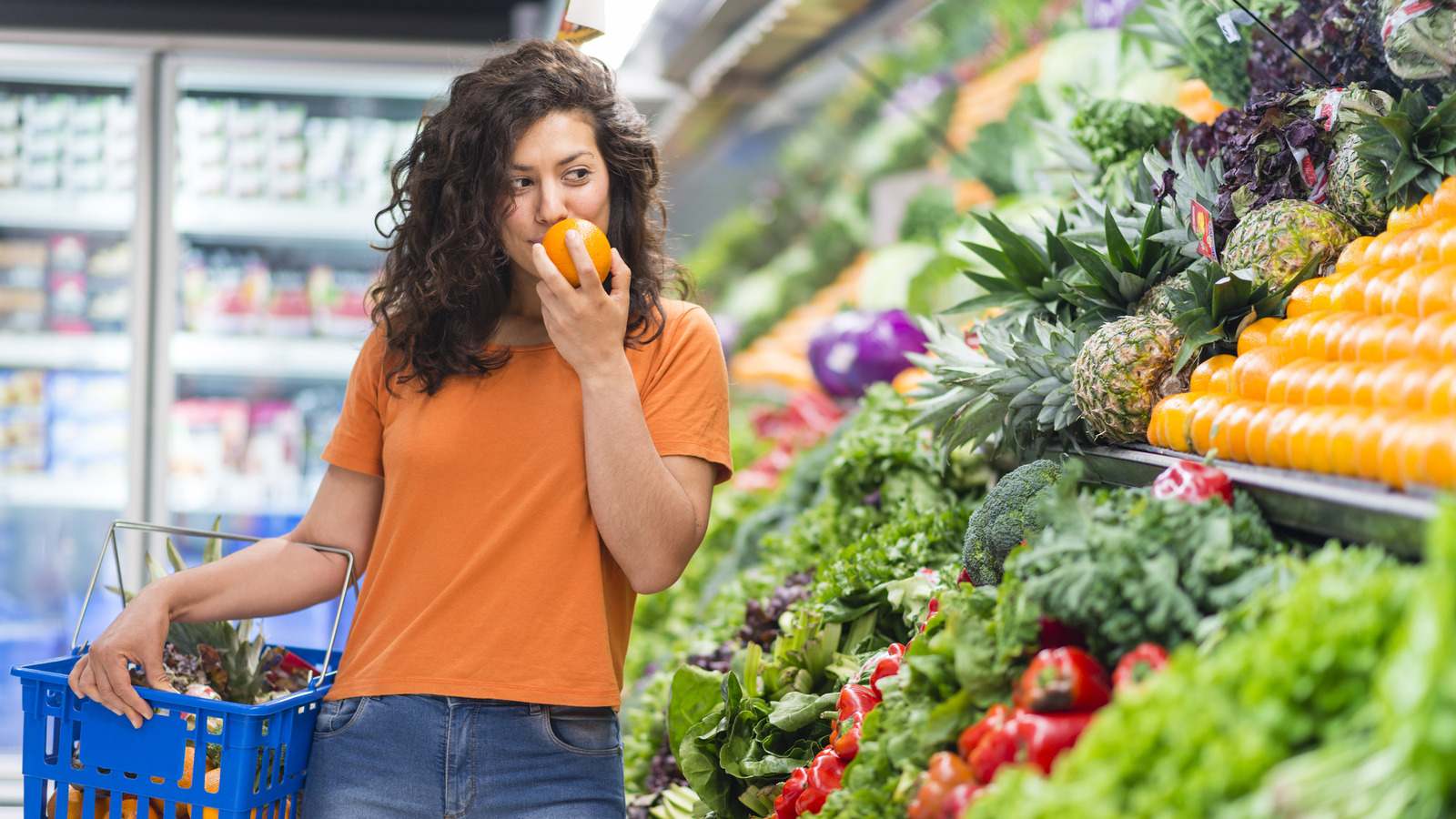 14 Fruits And Vegetables You Should Smell Before You Buy