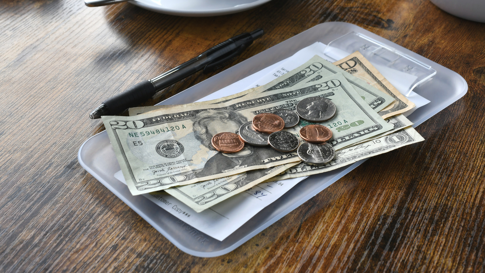5 Sit-Down Chain Restaurants That Overcharge Customers
