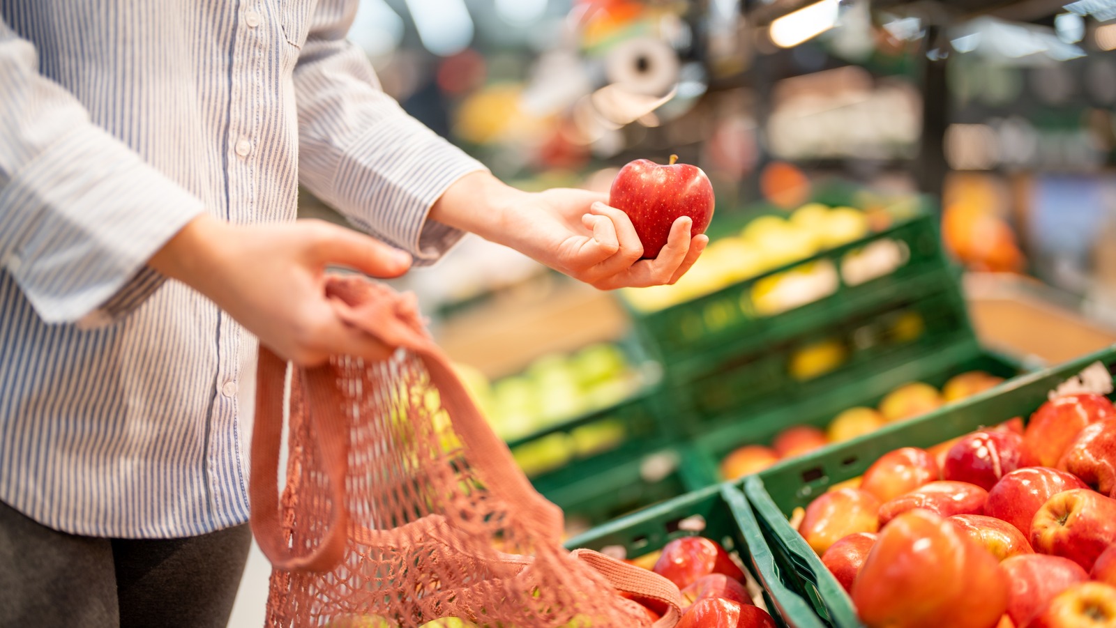 Aldi Vs Walmart: Where Should You Buy Your Apples?