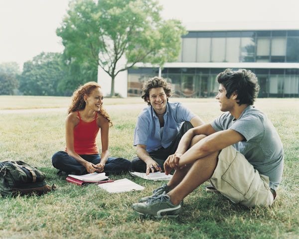 Avoid The 'Freshman 15' With These 10 Tips