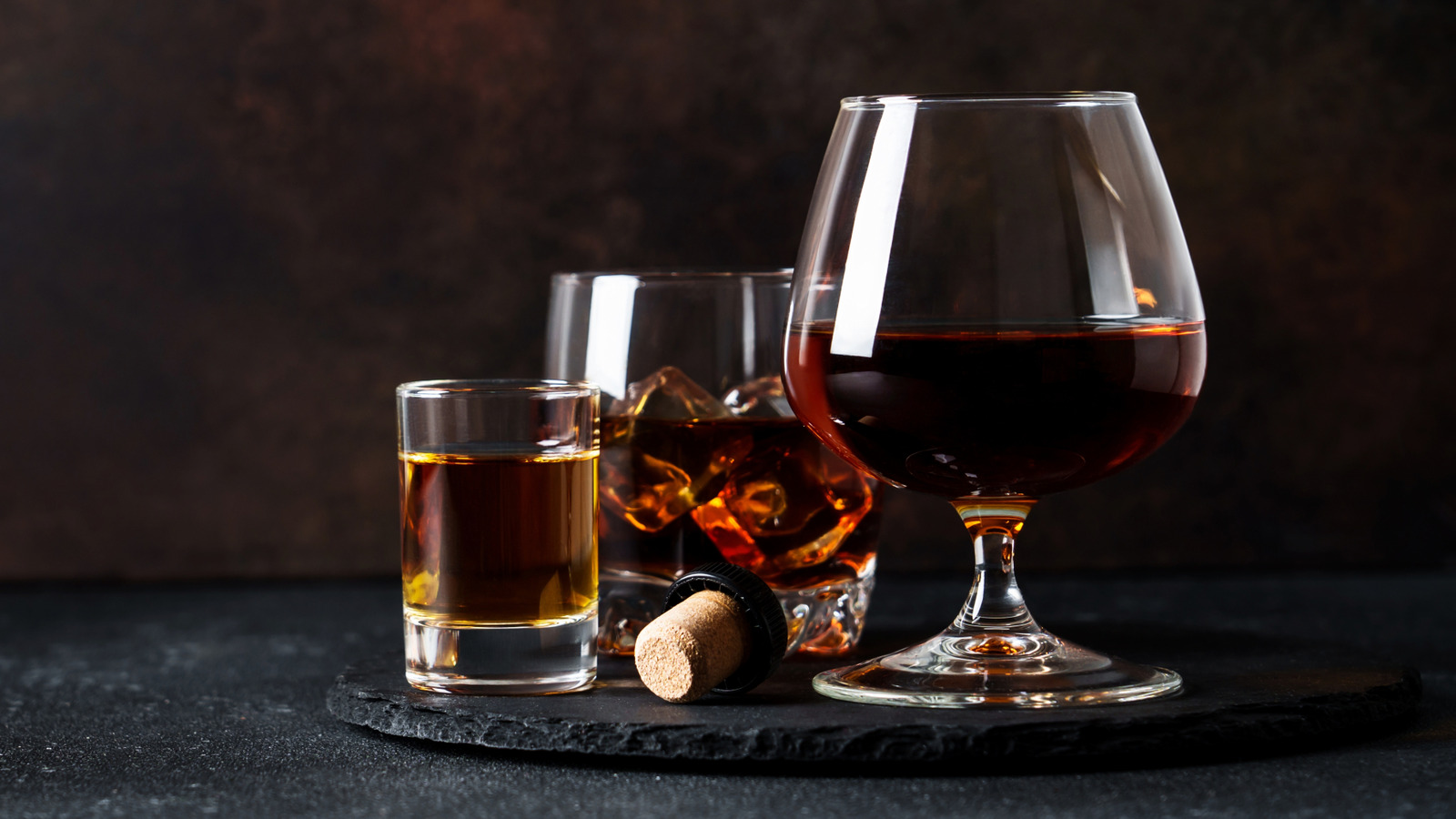 Brandy Vs Bourbon: What's The Difference?
