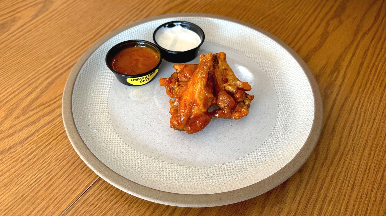 Buffalo Wild Wings Golden Fire Sauce Review: The Heat Really Creeps Up ...