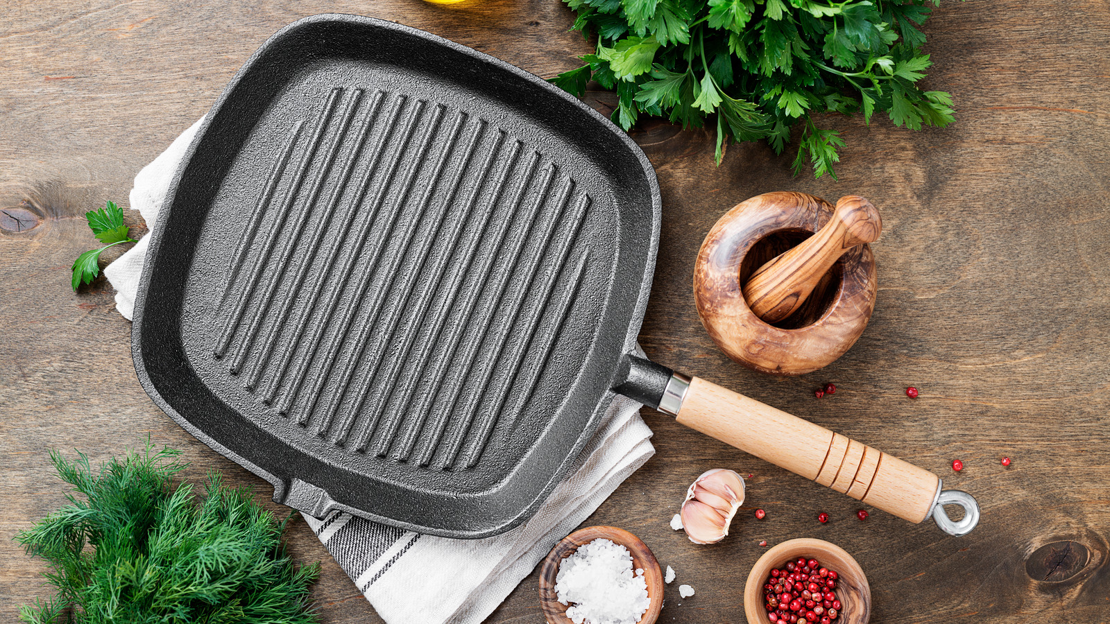 Biggest Mistakes To Avoid When Cooking On Cast Iron Griddle