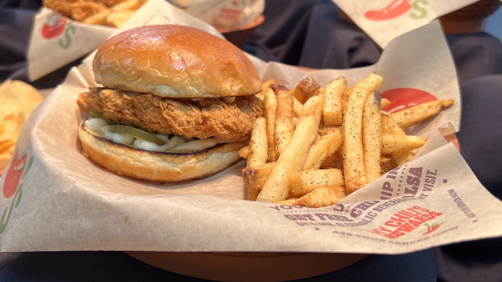 We Tried Chili's New Crispy Chicken Sandwich And Can't Wait To Have It ...