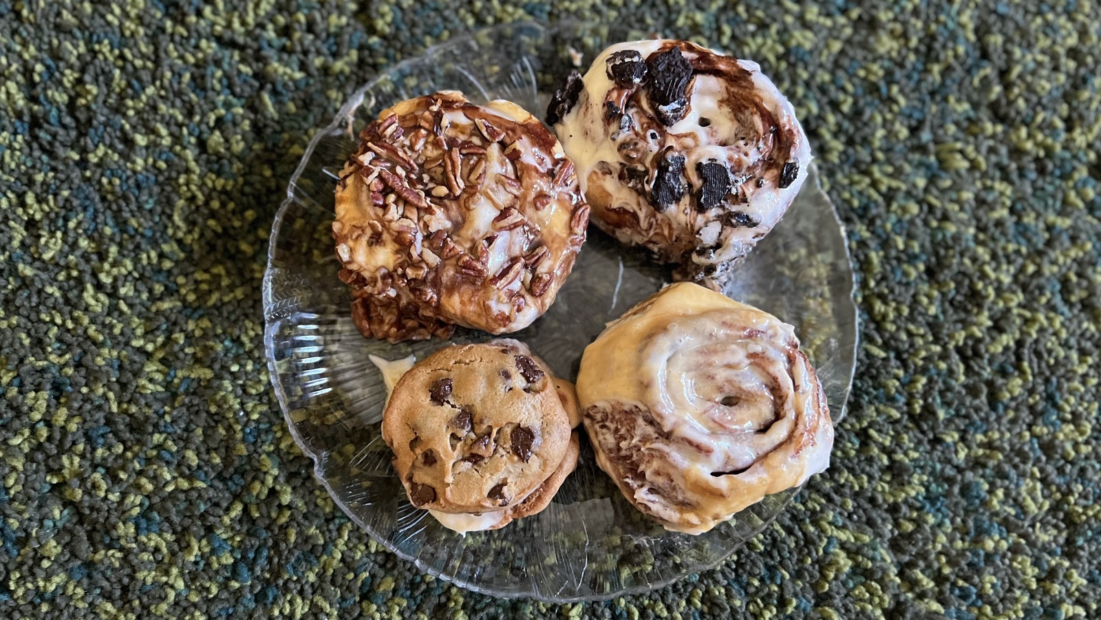 Cinnabon's Secret Menu Review: These New Cinnamon Rolls Will Knock Your ...