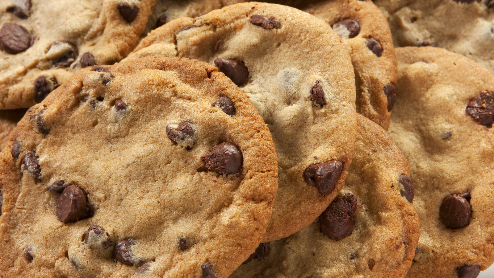 Costco Shoppers Have Found A Delicious Way To Eat The New Food Court Cookie