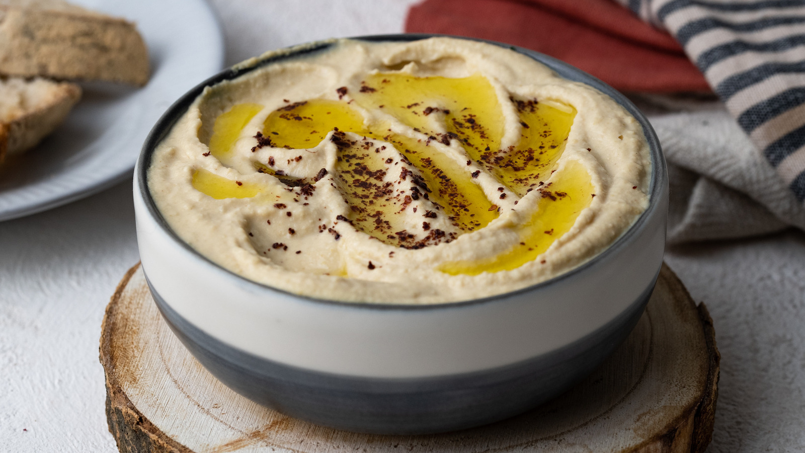 Creamy Homemade Hummus Recipe