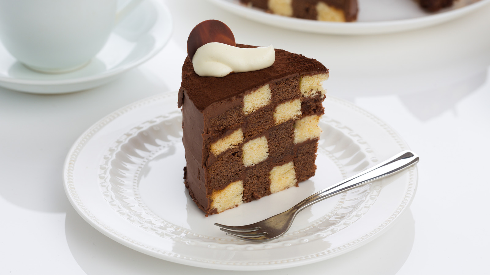 Design Your Own Checkerboard Cake With The Help Of Ring Cutters