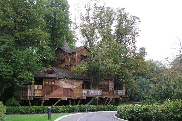 Dine in the Trees at These 9 Restaurants Around the World Slideshow