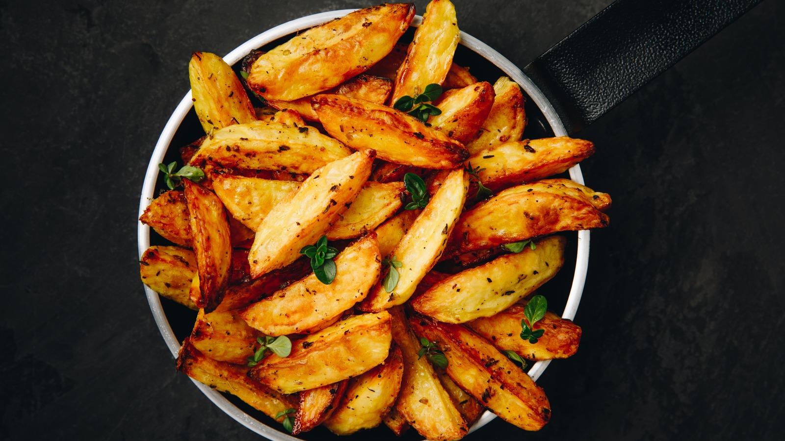 Easily Make Steak Fries At Home With This Apple Slicer Hack