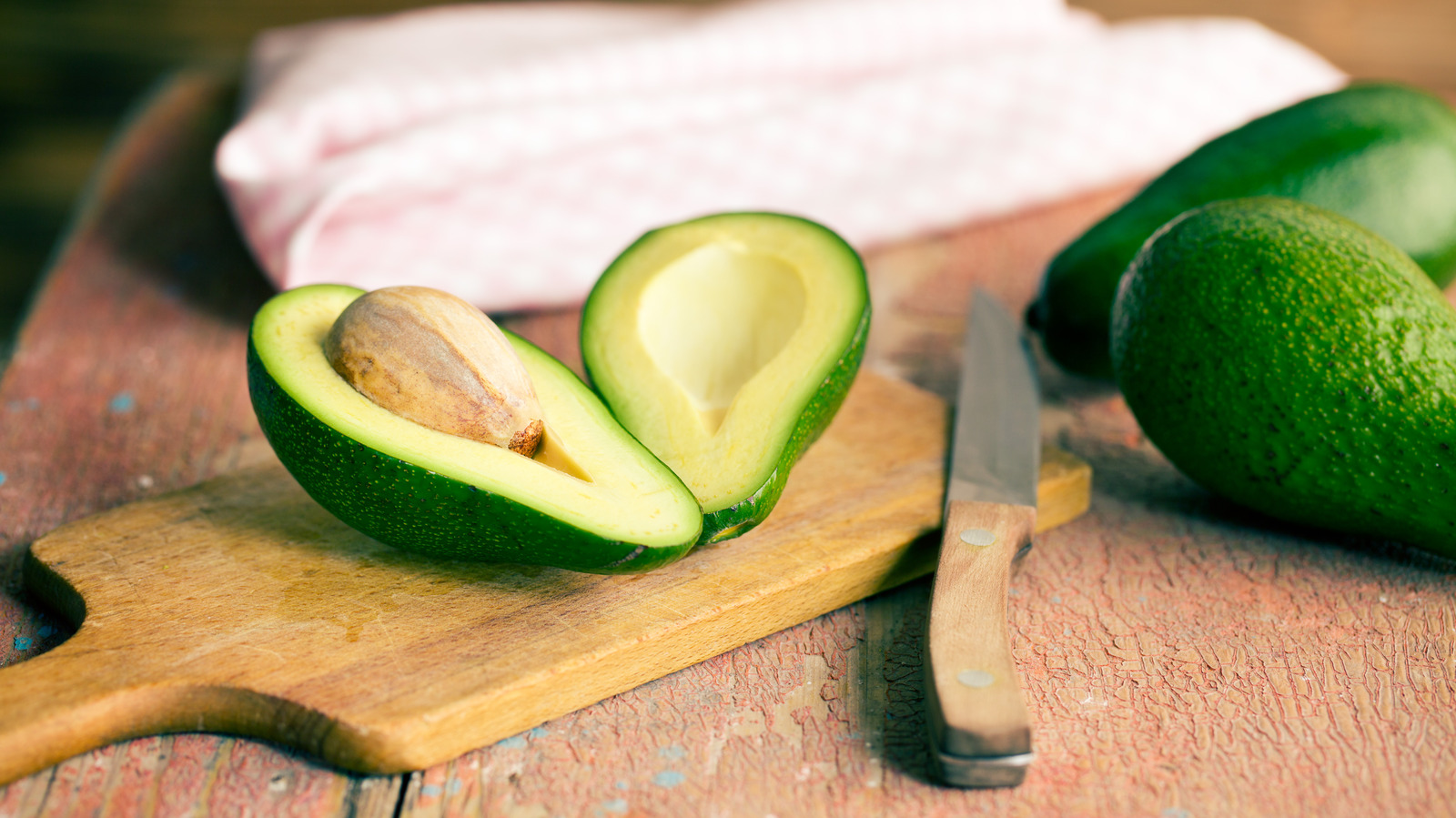 Effortlessly Peel An Avocado With A Drinking Glass Hack