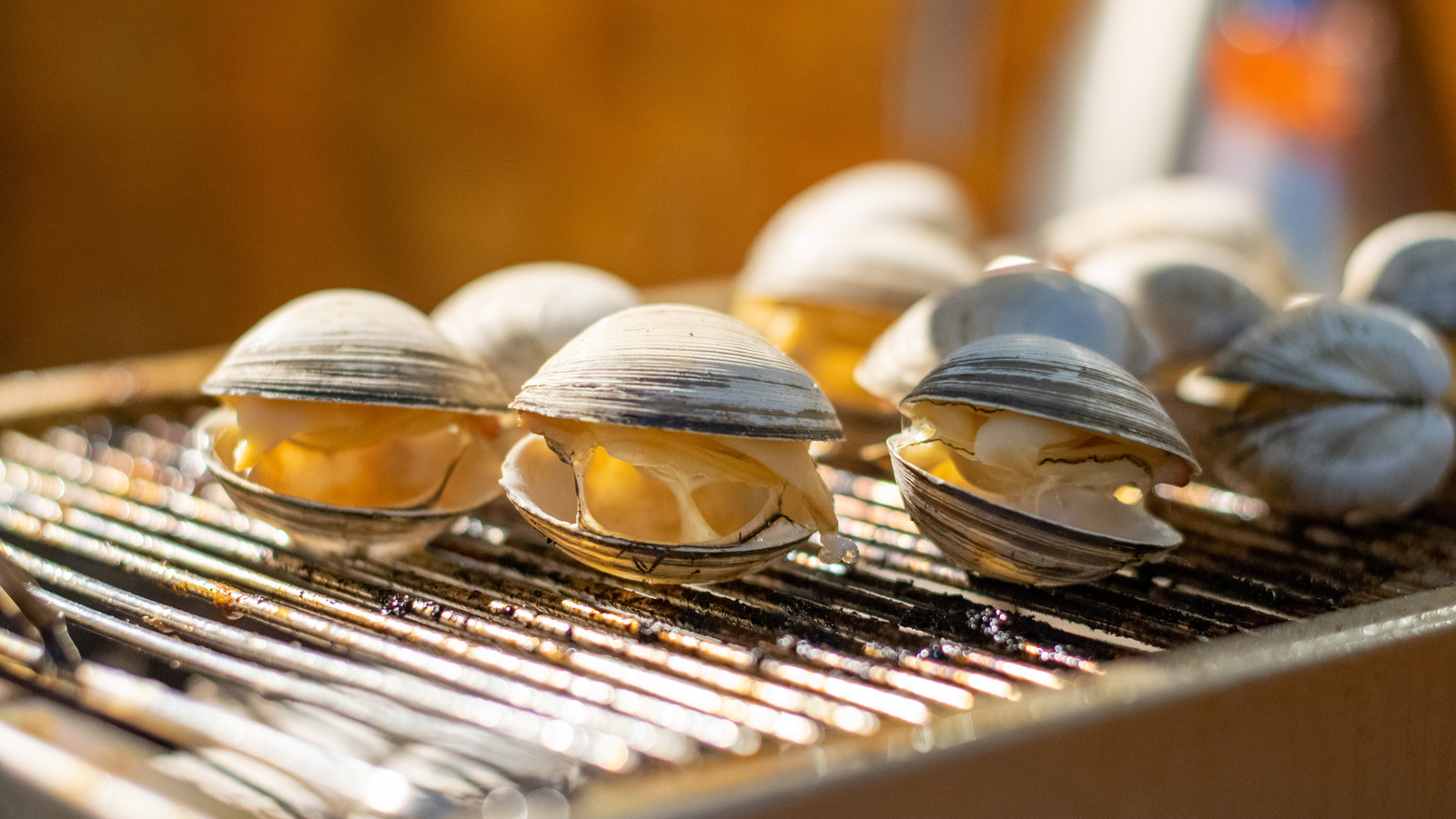 For The Best Grilled Clams, Take Them Off When The Shells Open