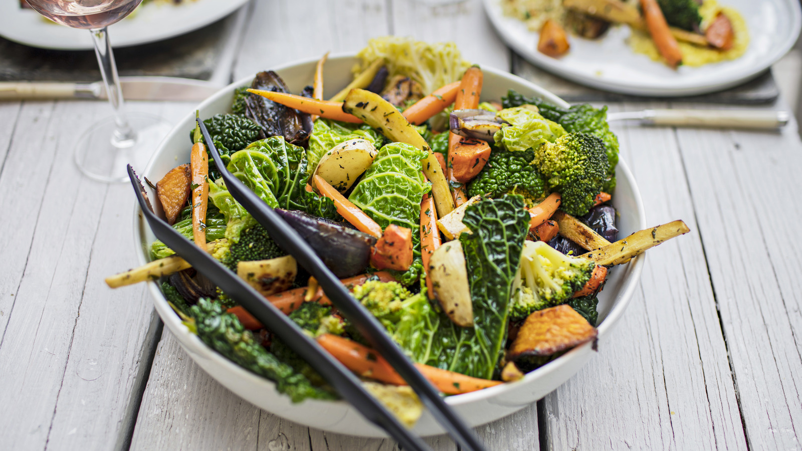For The Tastiest Salads, Make Sure You're Using In-Season Ingredients