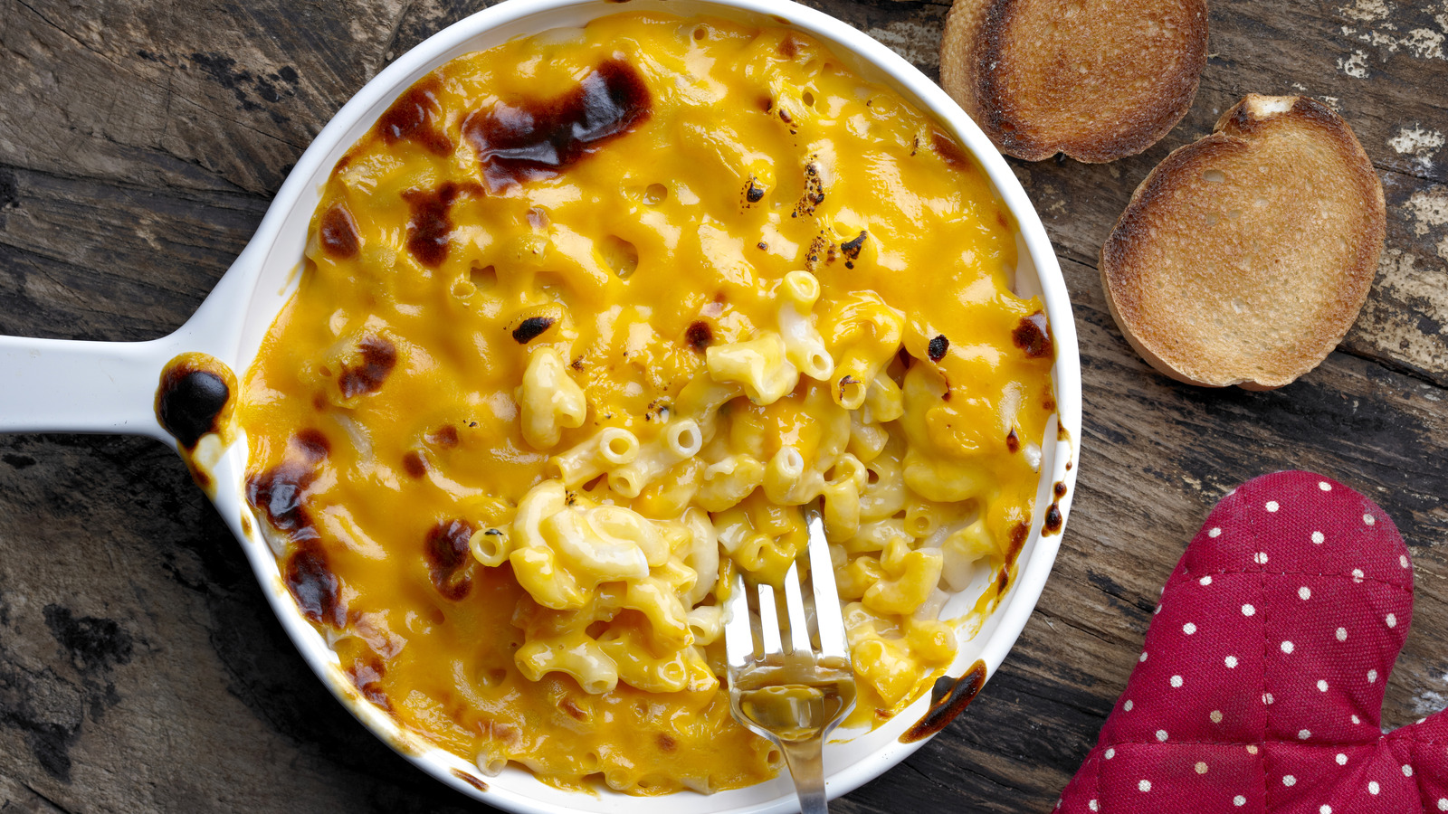 Give Your Mac And Cheese A Burst Of Color And Add Greens To The Sauce