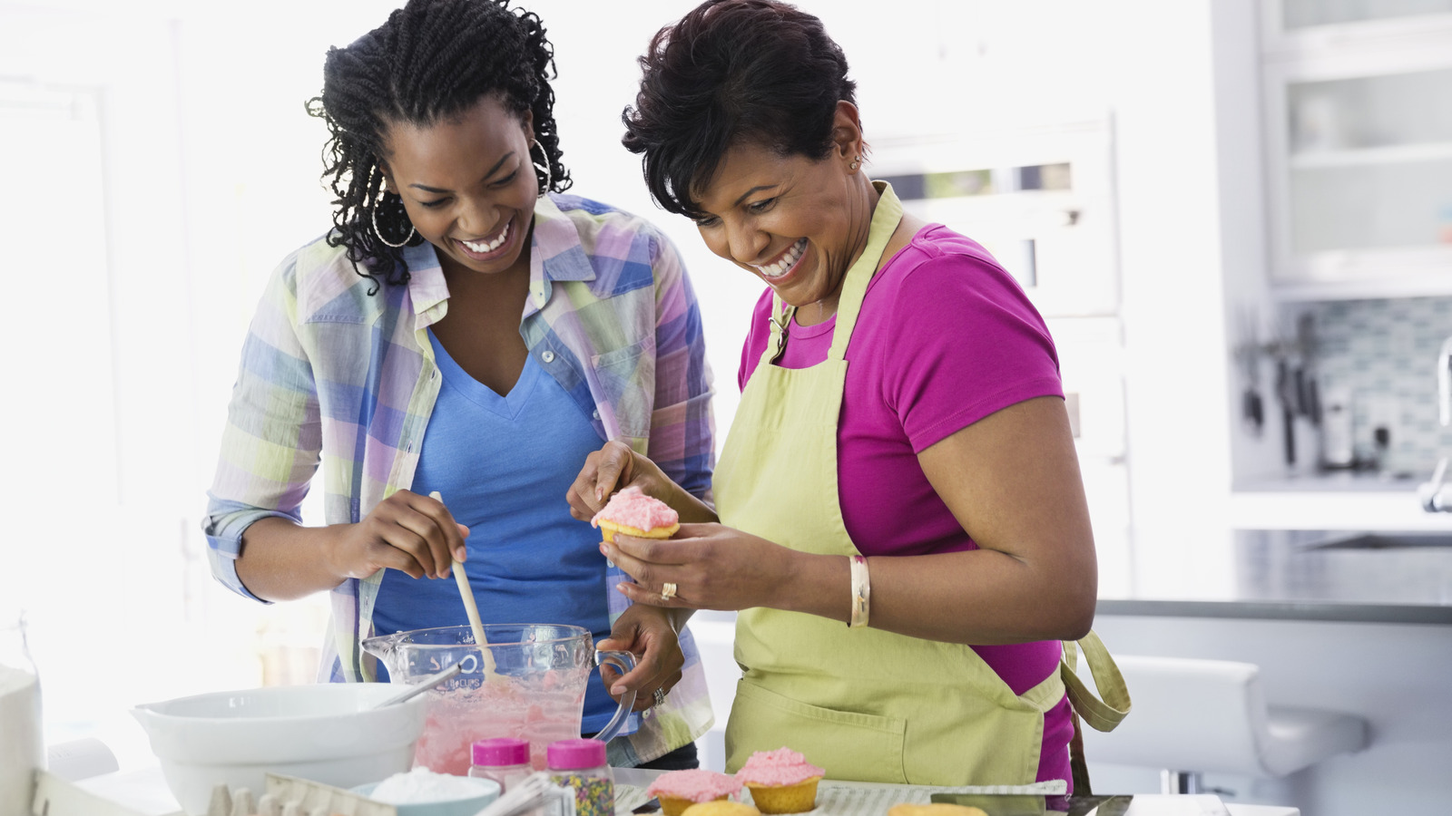 Hacks That Will Seriously Upgrade Store-Bought Icing