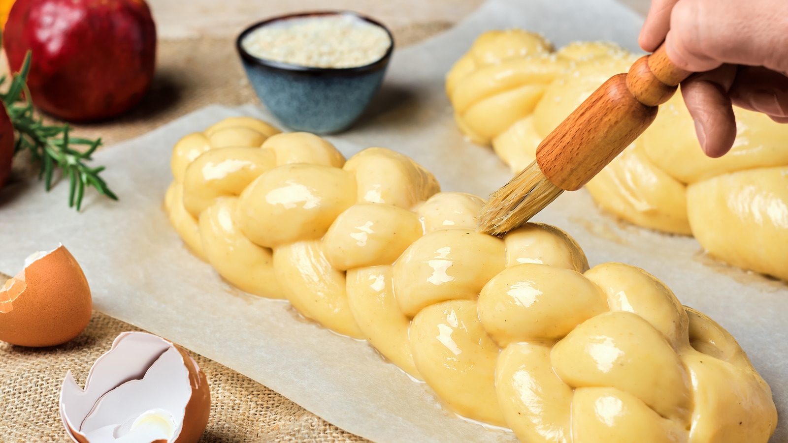 Here's What A Good Pastry Brush Should Be Made Of