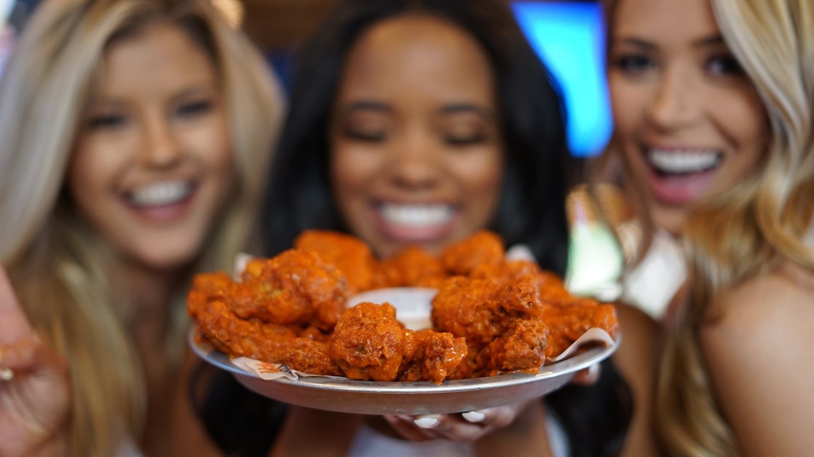 Hooters Shuts Down Rumors Of A Possible Rebrand