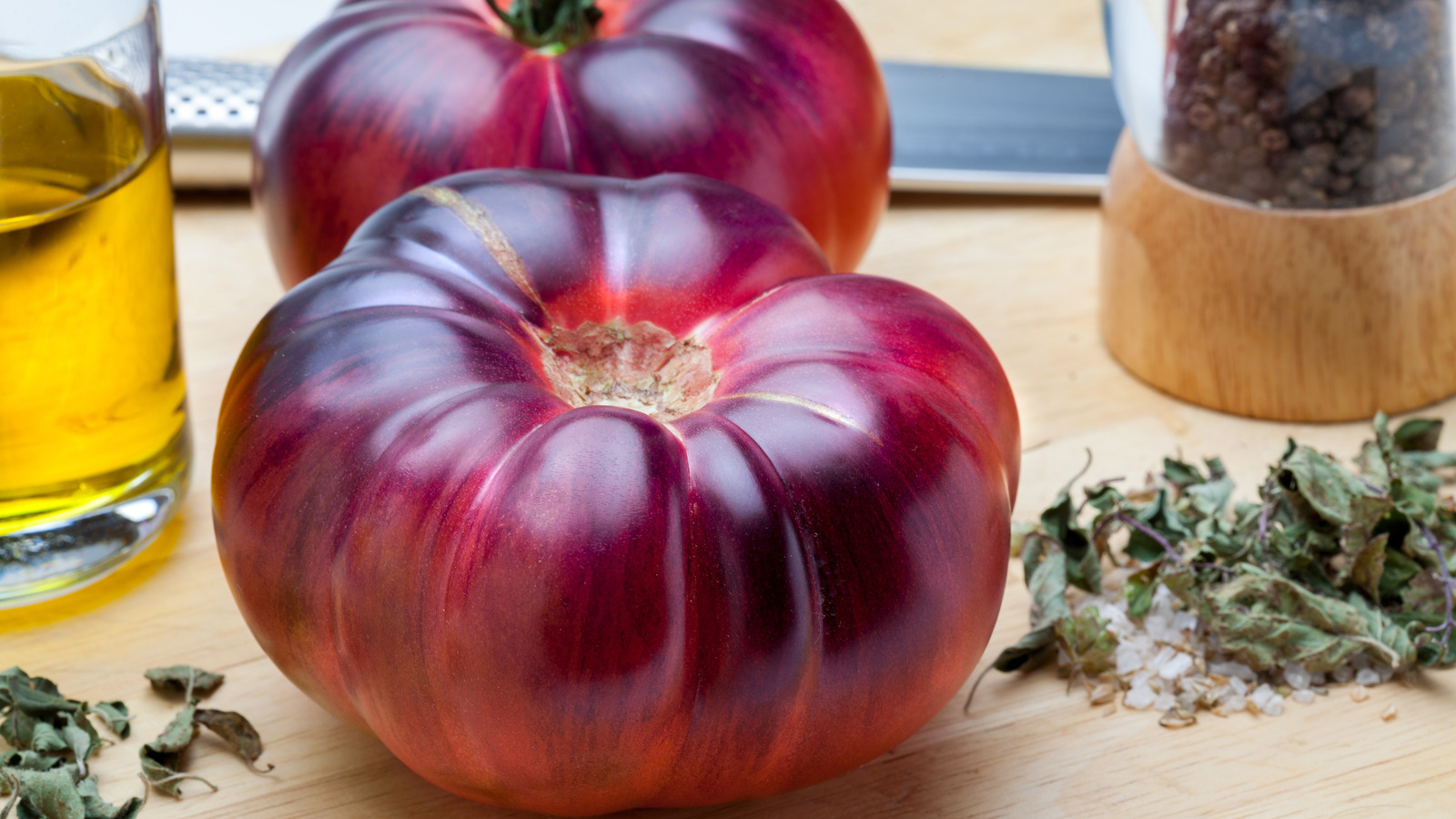 How Do Blue Tomatoes Get Their Color, And What Do They Taste Like?