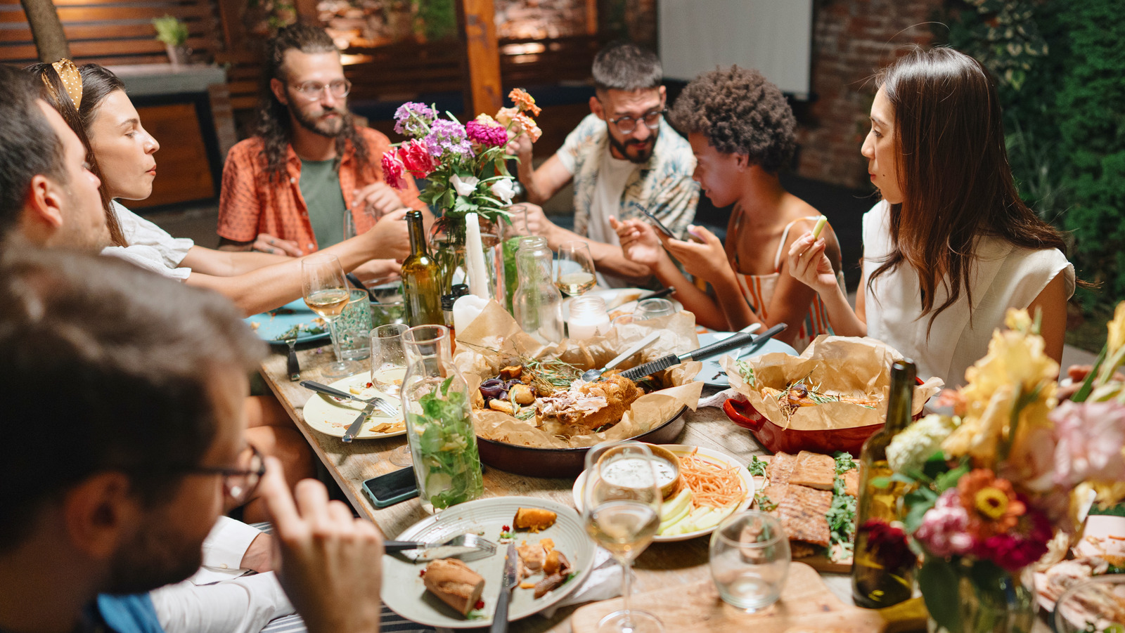 Ina Garten's Big No-No When It Comes To Dinner Party Gifts