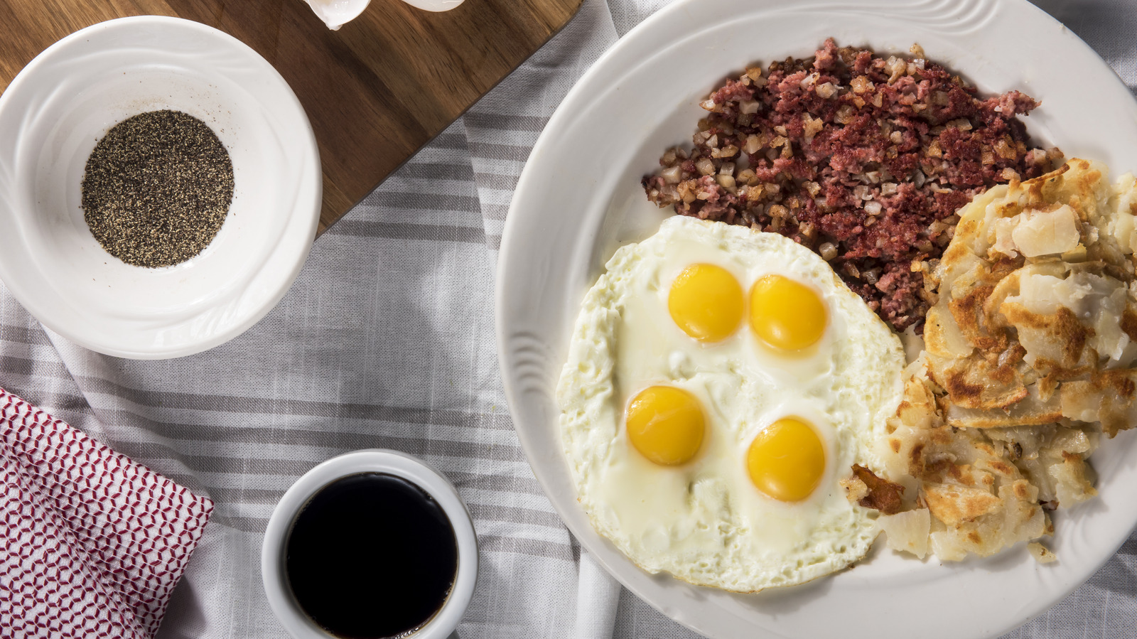 Leftover Meatloaf Makes An Unexpectedly Delicious Breakfast