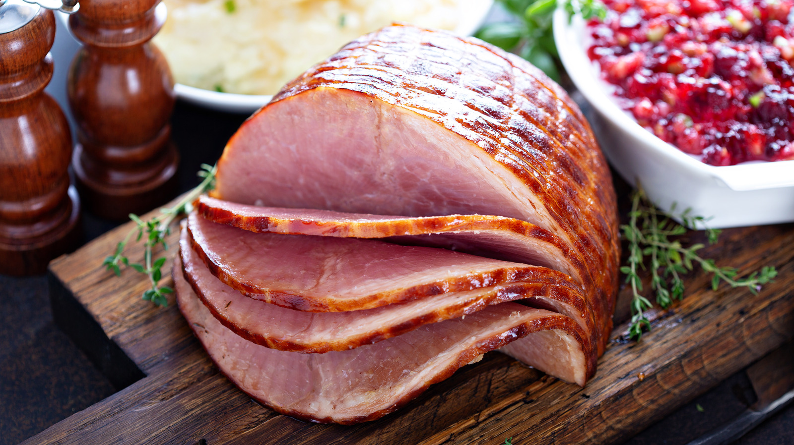Liquid Is The Key To Properly Reheating Ham