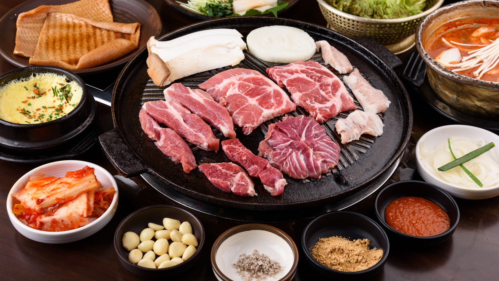Never Ignore This Red Flag At A Korean Barbecue Restaurant
