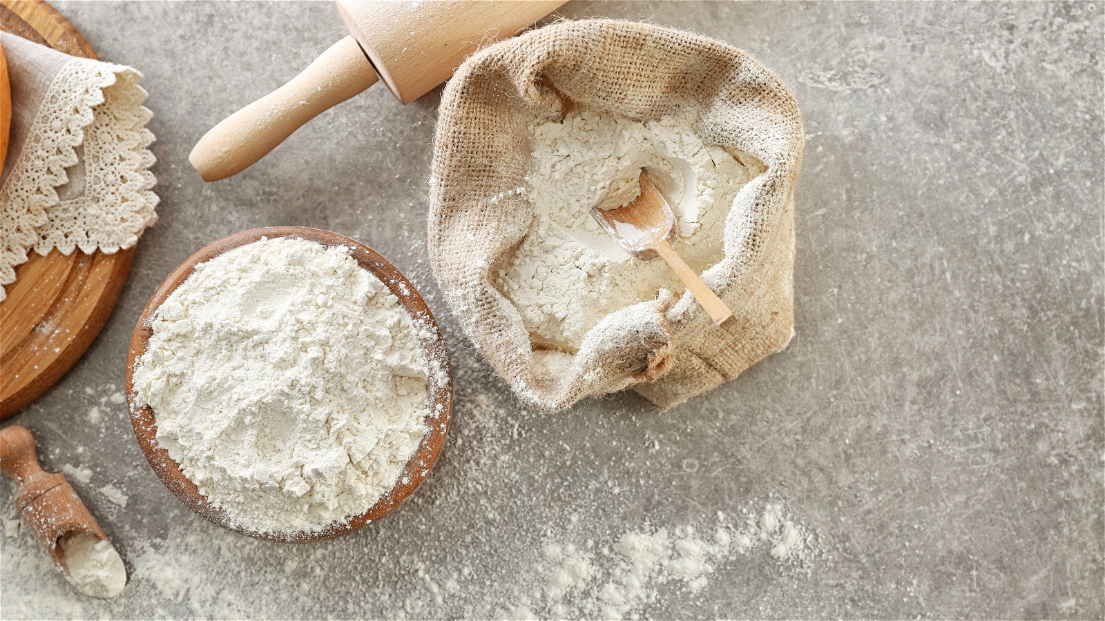 Not Fluffing Your Flour Before Baking Is A Serious Mistake