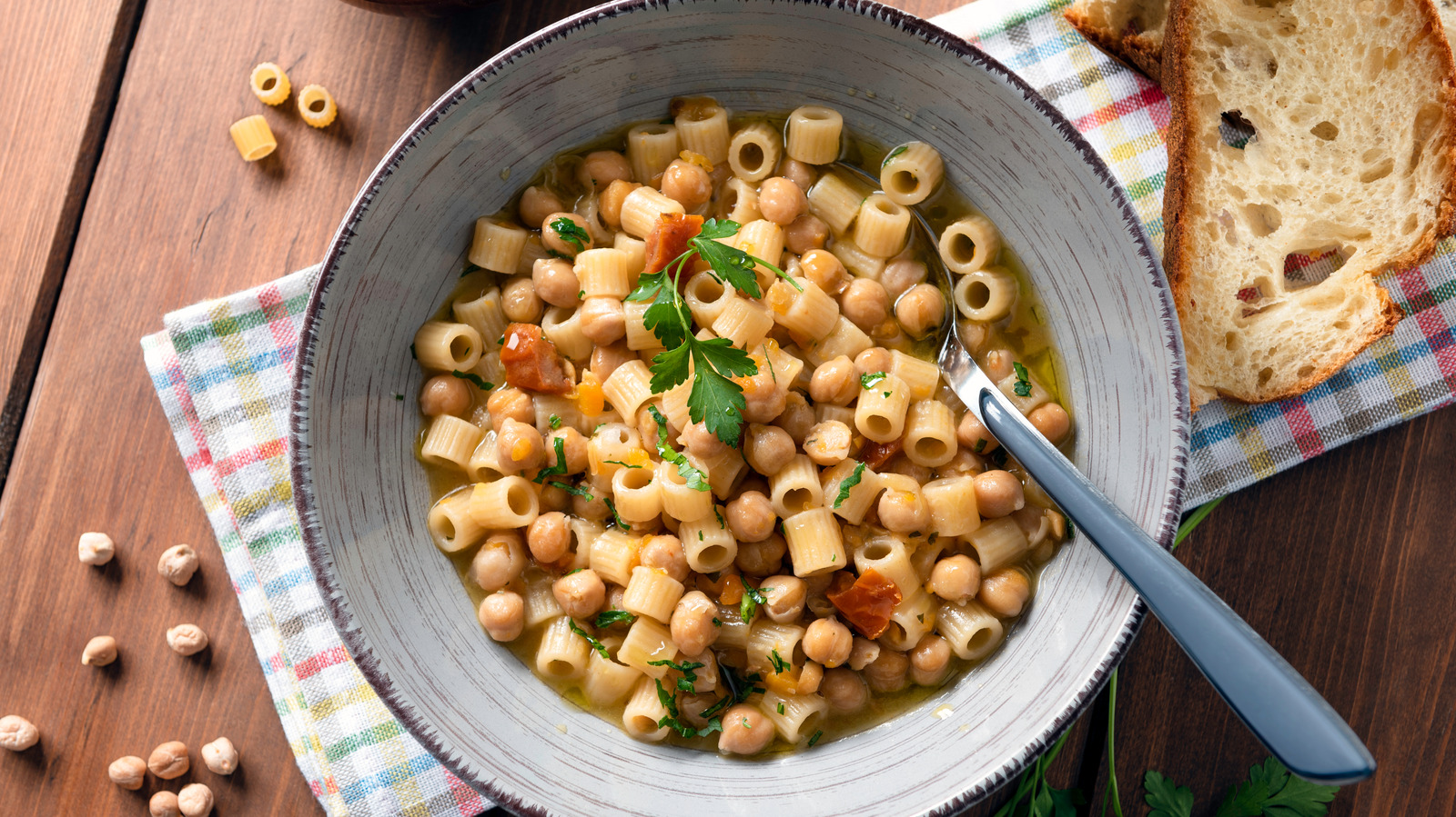 Pasta E Ceci: The Underrated Italian Pasta Dish That Features Chickpeas