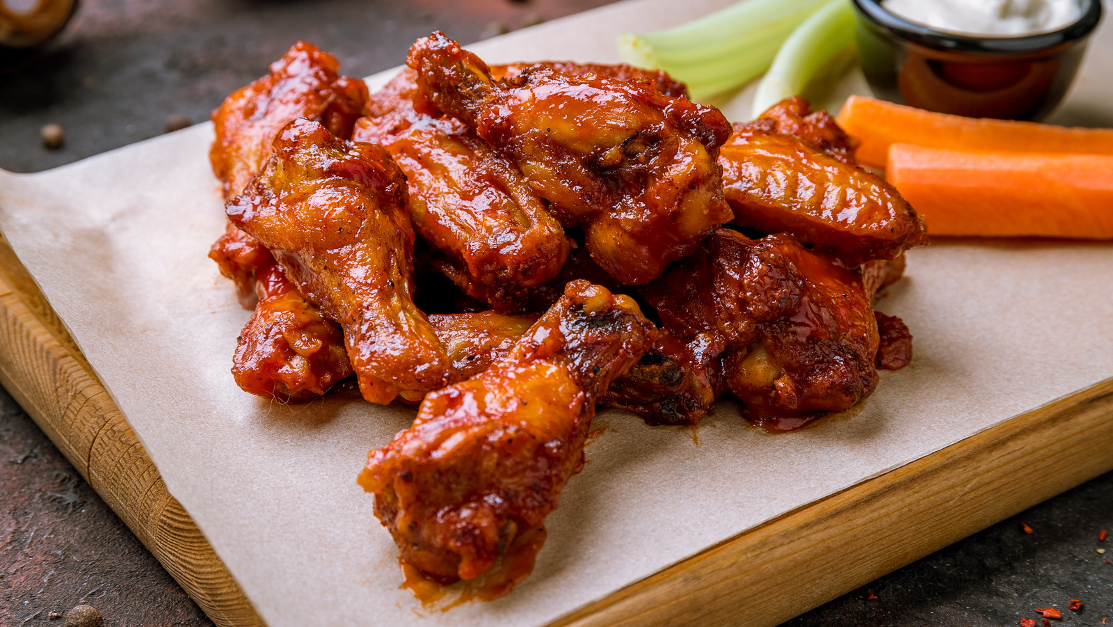 Ranking The Wings From 12 Pizza Chains Ranking The Wings From 12 Pizza Chains