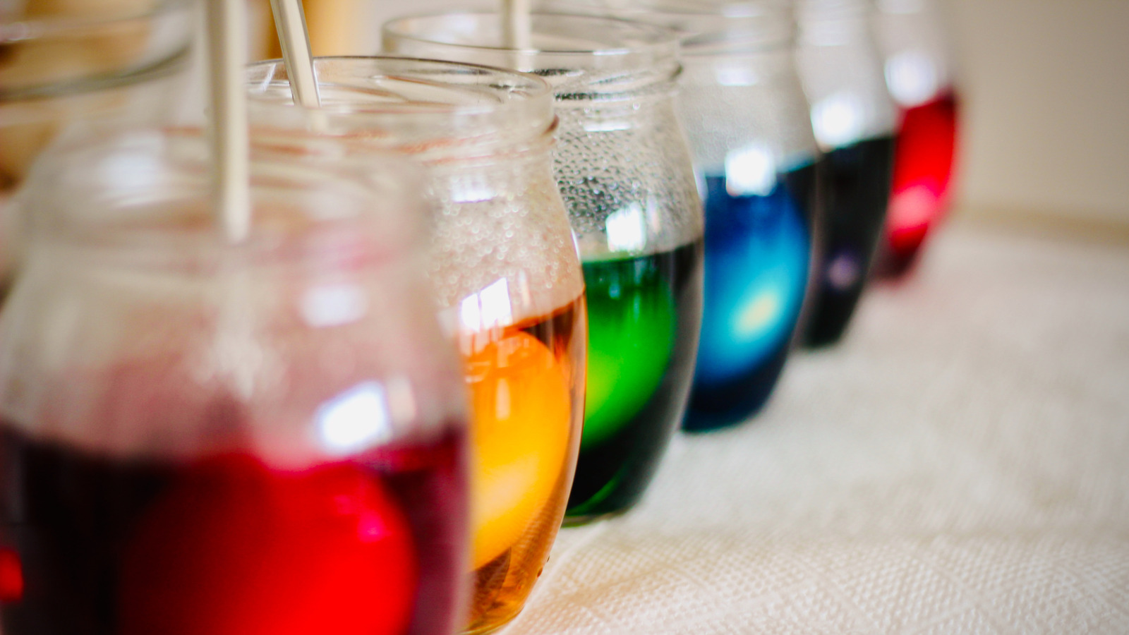 What's The Difference Between Red Dye No. 3 And Red No. 40?