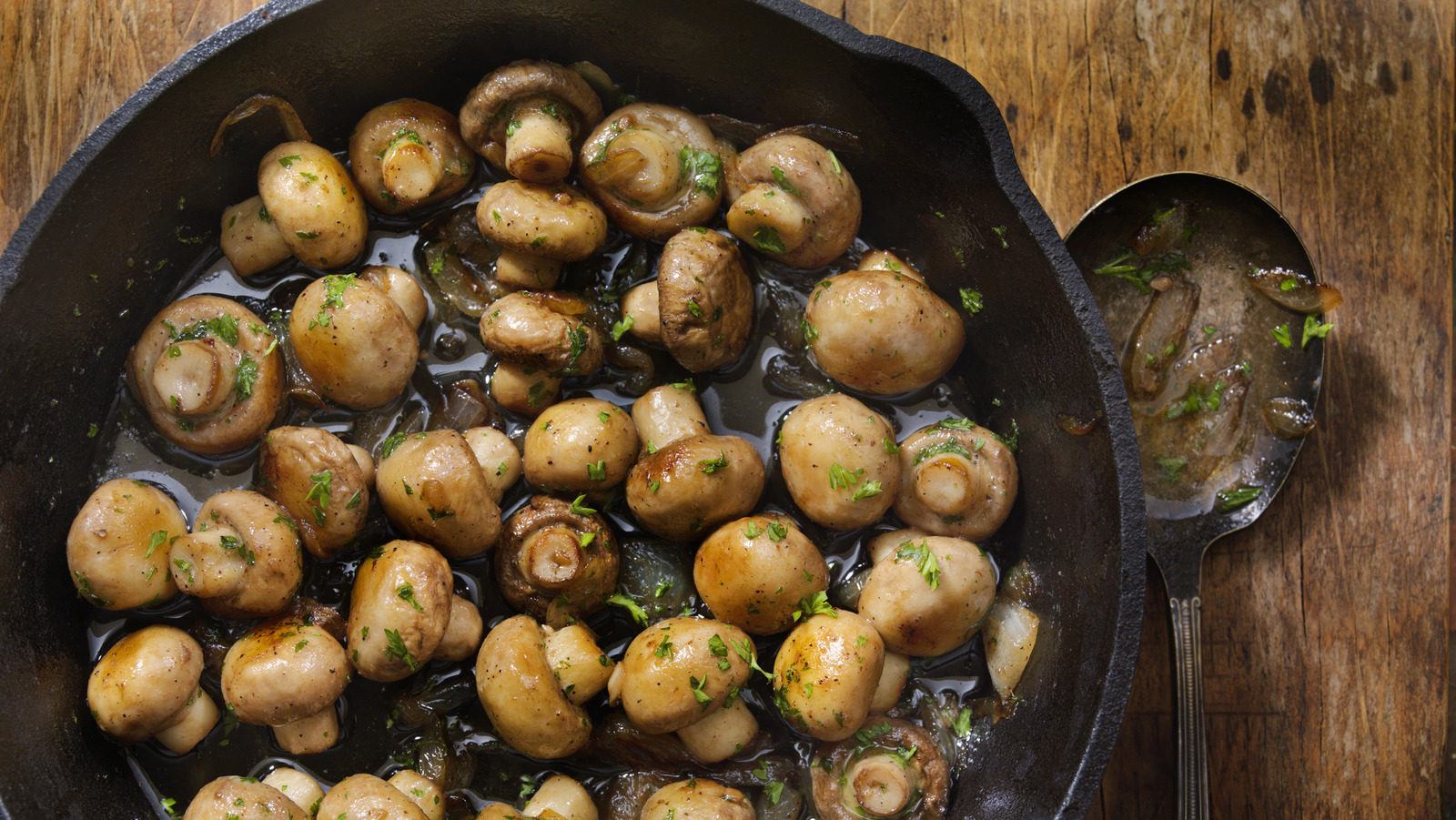 Save Your Roasted Mushroom Juice For An Umami-Filled Flavor Enhancer