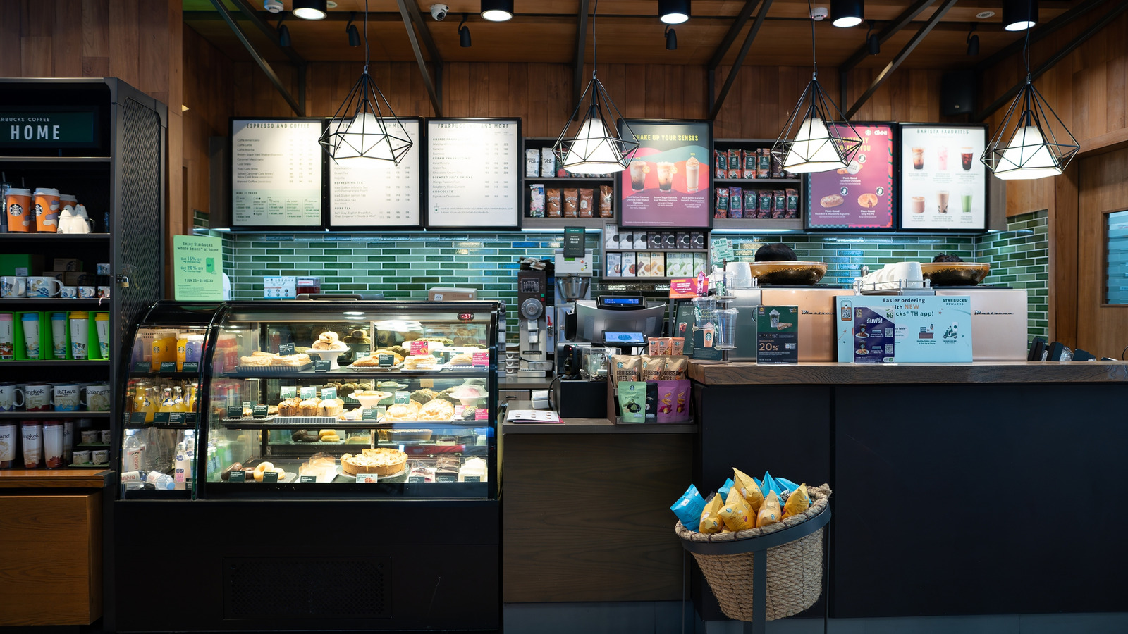 Starbucks Just Revealed The Star Drink Of Its 2025 Summer Menu