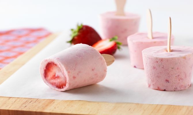 Strawberry-Lime Frozen Cheesecake Pops