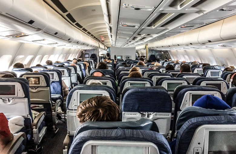 The 15 Dirtiest Places on an Airplane Slideshow