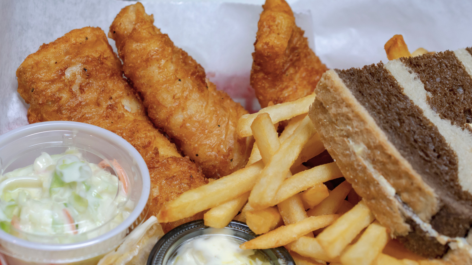 The 9 Best Restaurants To Dine At While You're In Milwaukee