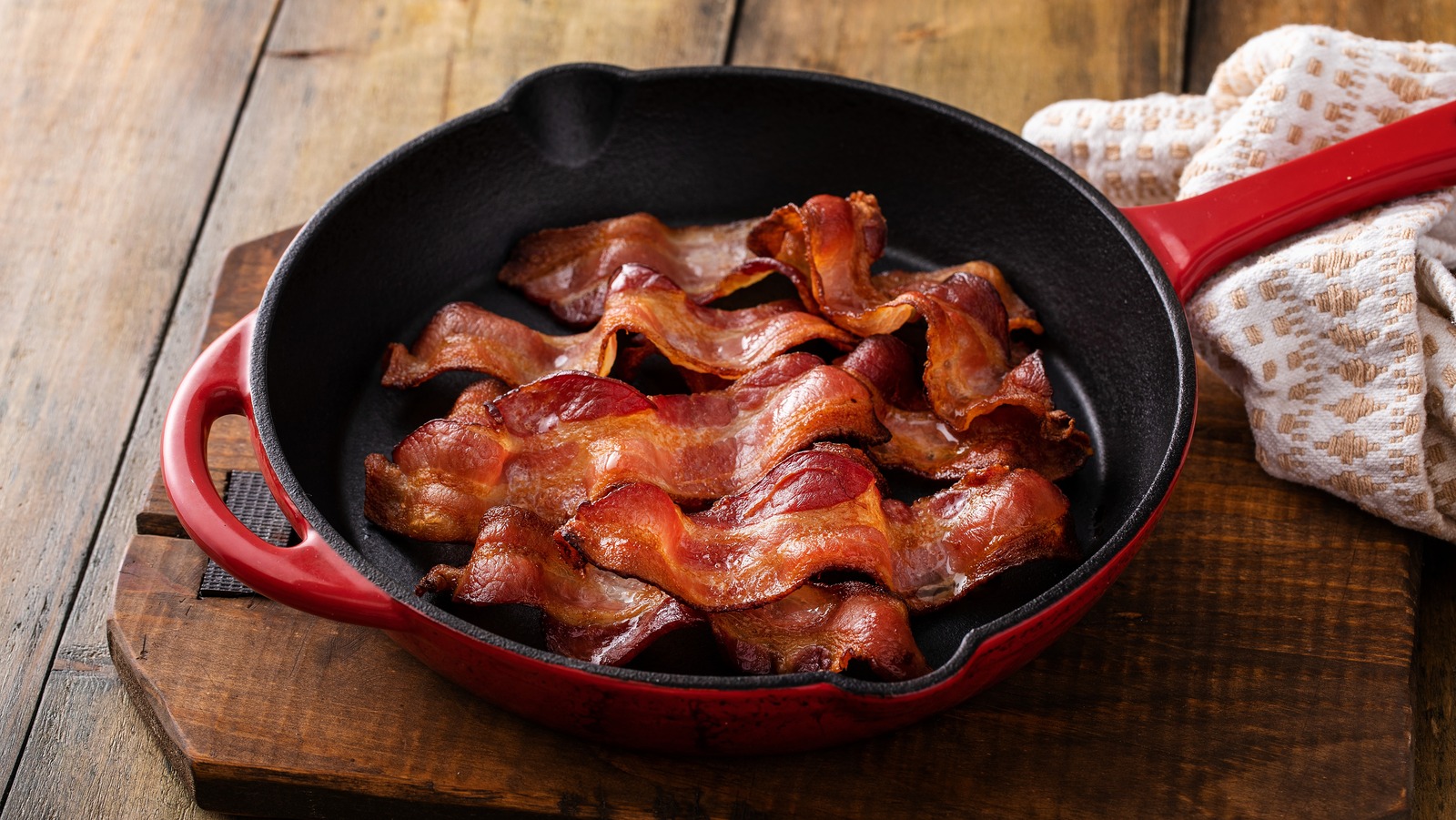 Season Your Cast Iron Pan With The Help Of Stovetop Bacon