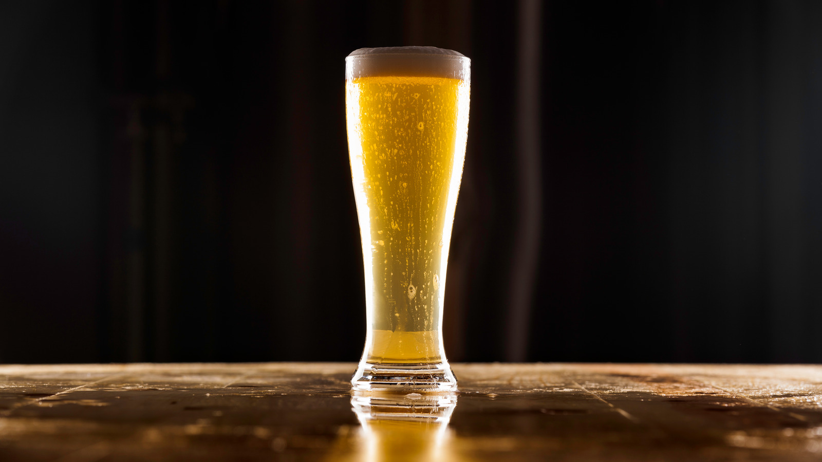 The Best Beer Glass For Enjoying Light Ales