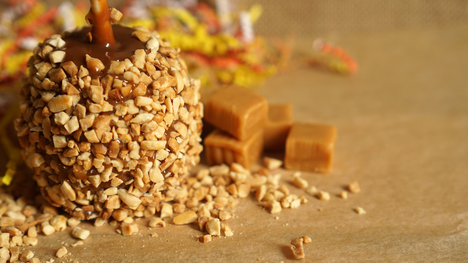 The Best Way To Melt Caramel For A Perfectly Coated Apple
