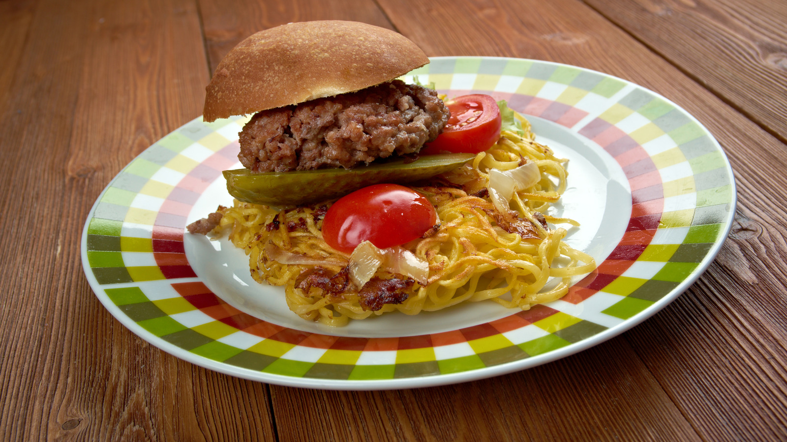 The Chinese Restaurant Responsible For New England's Chow Mein Sandwich