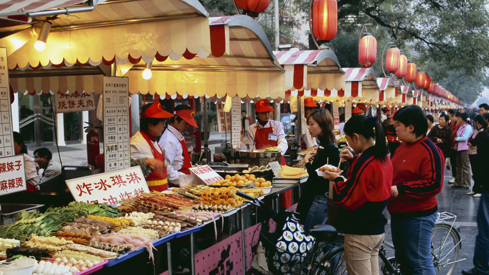 The Chinese Street Food That's Been Called The 'World's Oldest Burger'