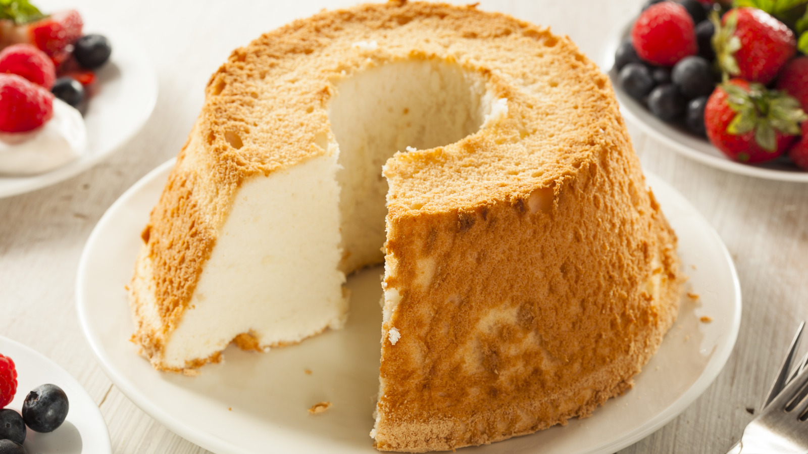 The Delicate Art Of Cutting An Angel Food Cake Without Smashing It