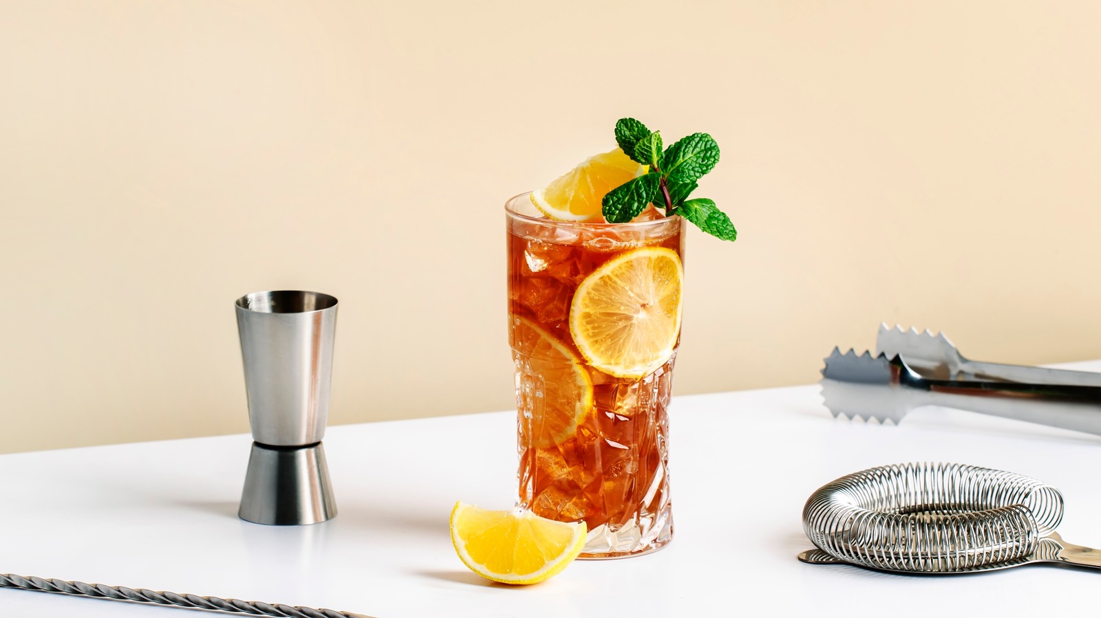 Why 2 Hoots Brand Hard Iced Tea Stands Out Among The Rest