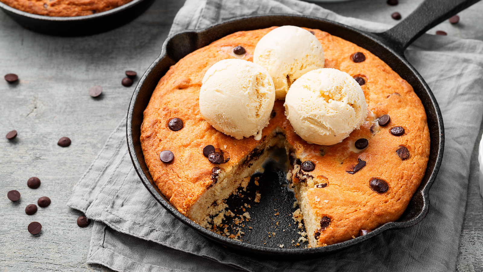 The Importance Of Flour When Baking In A Cast Iron Skillet