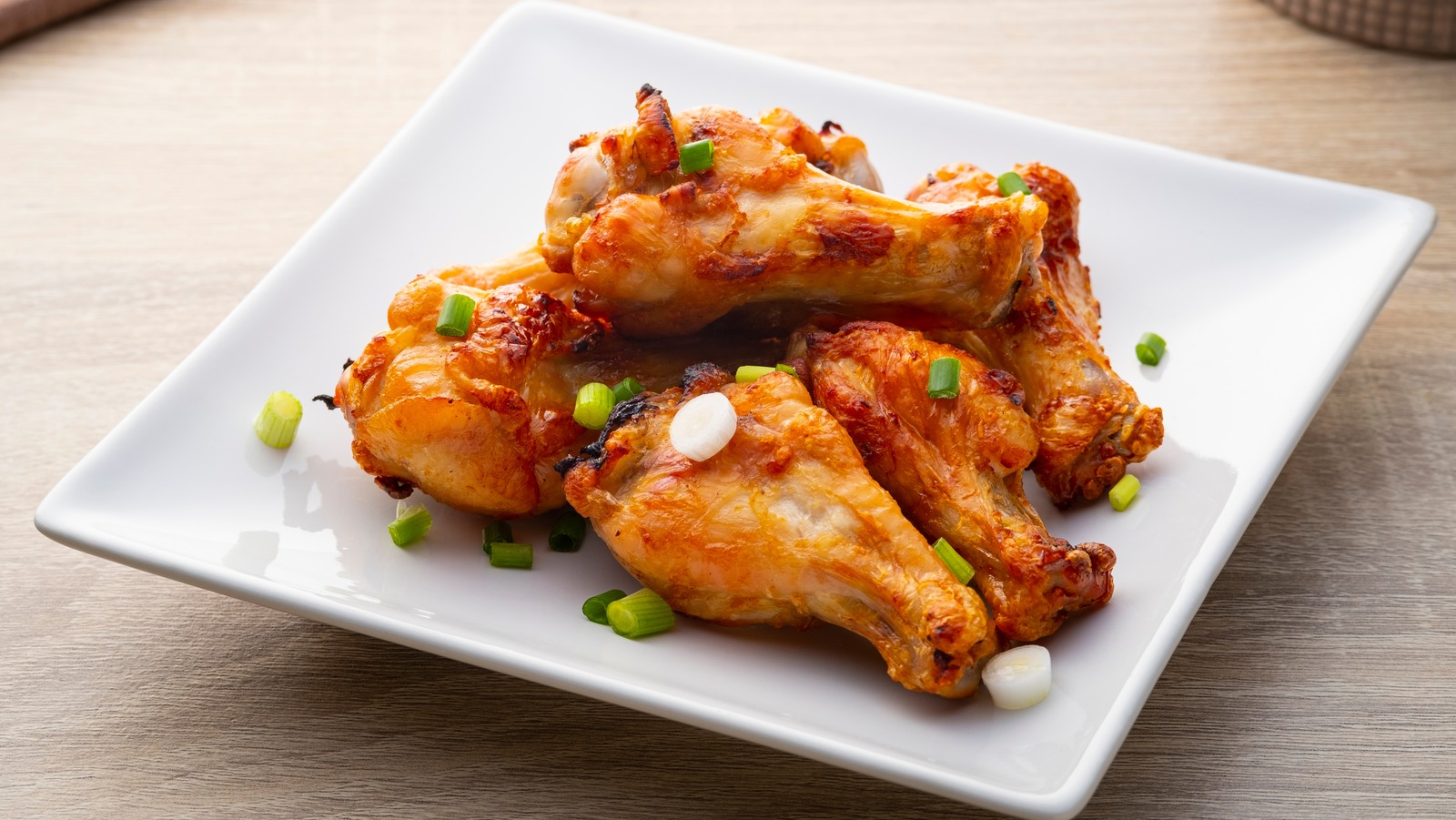 The No. 1 Trick For Ordering Better Chicken Wings From Hotel Room Service