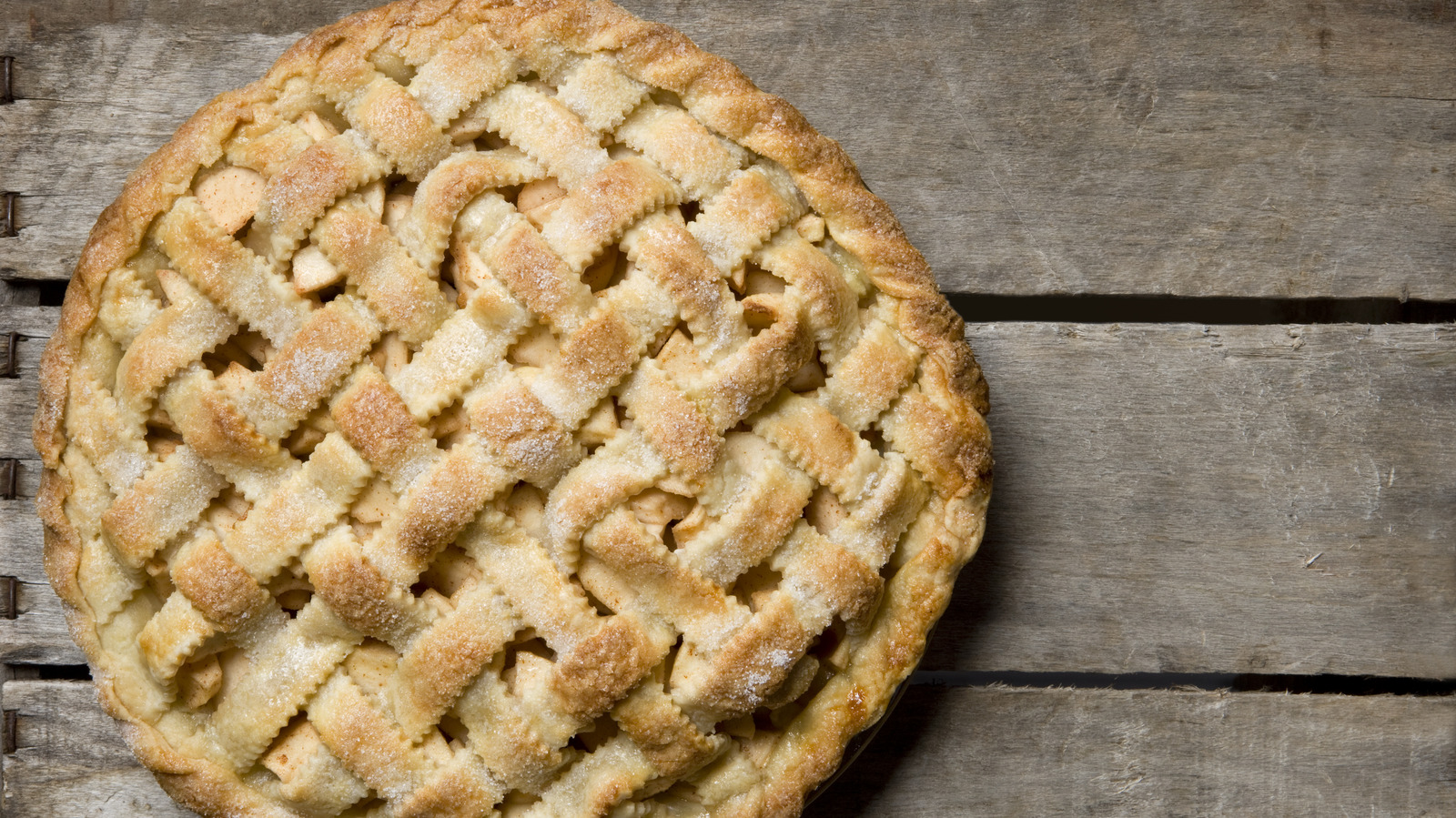 The Par-Cooking Tip For Apple Pie That Continues To Divide The Internet