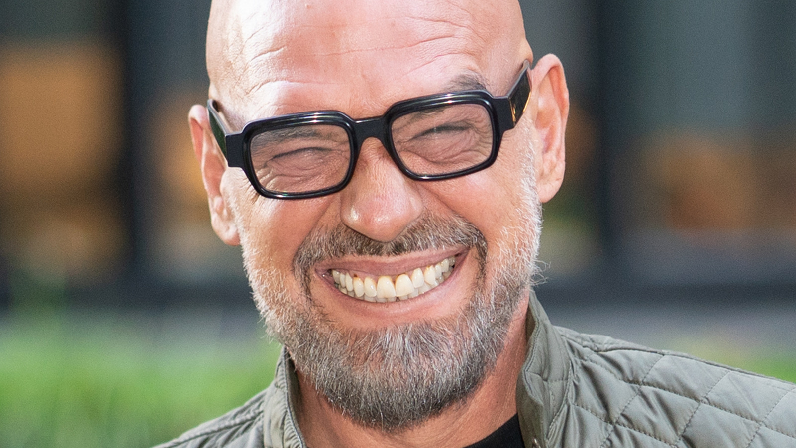 The Pasta That Never Belongs In Lasagna, According To Michael Symon