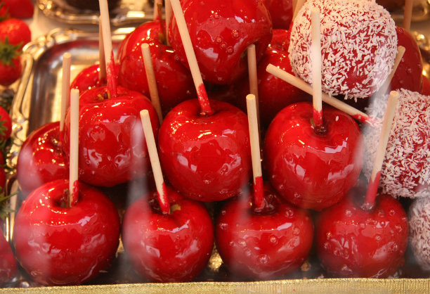 The Perfect Candy Apple Bar (Slideshow)